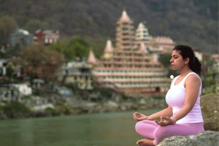200 Hours Yoga Teacher Training in Rishikesh India - Best Yoga TT School